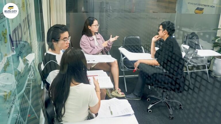 Nên Học IELTS hay Tiếng Anh Giao Tiếp?